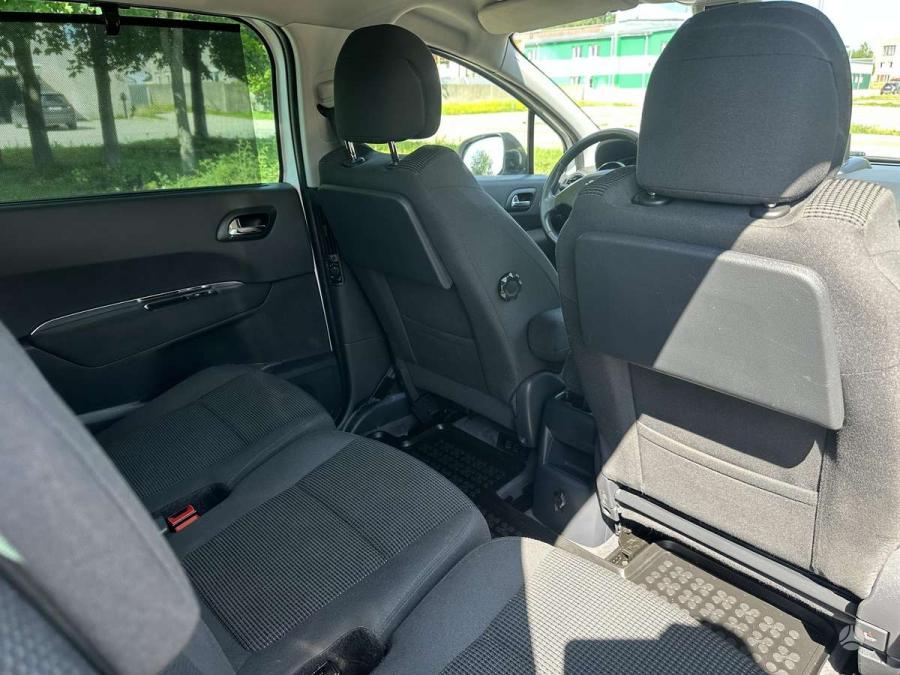 Balts Peugeot 5008 2014 Telšiai, ar dzinēja tilpumu 1.56 L un nobraukumu 321 tūkst. km par 4150 €, foto 21 vietnē AUTOMOTO.COM.LV