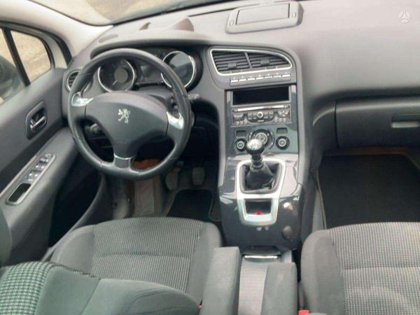 White Peugeot 5008 2015 in Vilnius, with an engine capacity of 1.56 L and mileage of 191 thousand km for 6100 €, photo 3 on AUTOMOTO.COM.LV