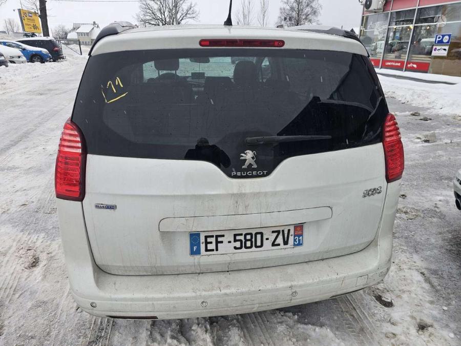 Balts Peugeot 5008 2015 Tauragė, ar dzinēja tilpumu 1.56 L un nobraukumu 190 tūkst. km par 5500 €, foto 5 vietnē AUTOMOTO.COM.LV