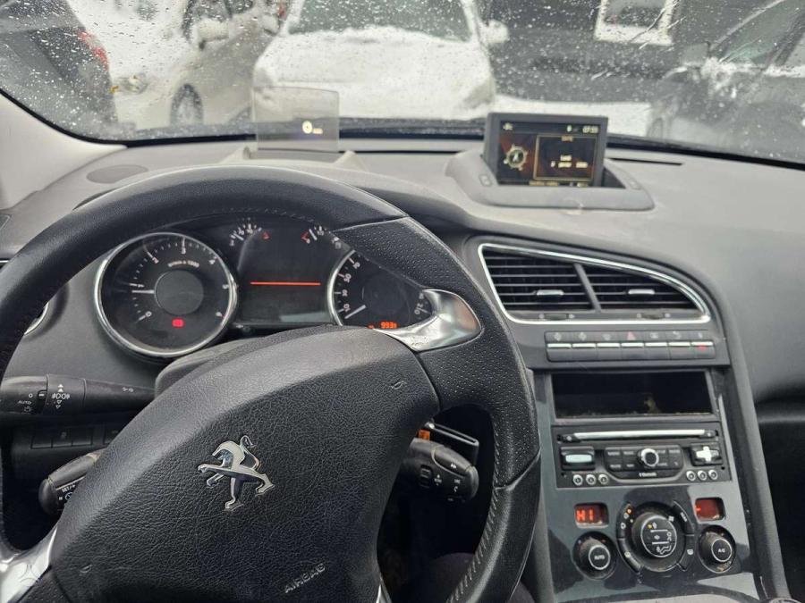 Balts Peugeot 5008 2015 Tauragė, ar dzinēja tilpumu 1.56 L un nobraukumu 190 tūkst. km par 5500 €, foto 12 vietnē AUTOMOTO.COM.LV