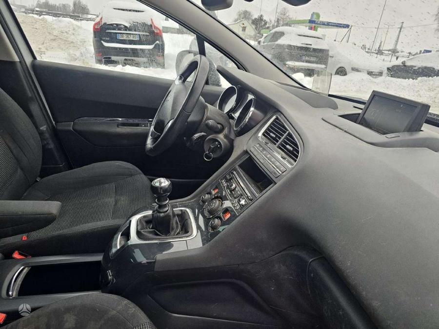 Balts Peugeot 5008 2015 Tauragė, ar dzinēja tilpumu 1.56 L un nobraukumu 190 tūkst. km par 5500 €, foto 16 vietnē AUTOMOTO.COM.LV