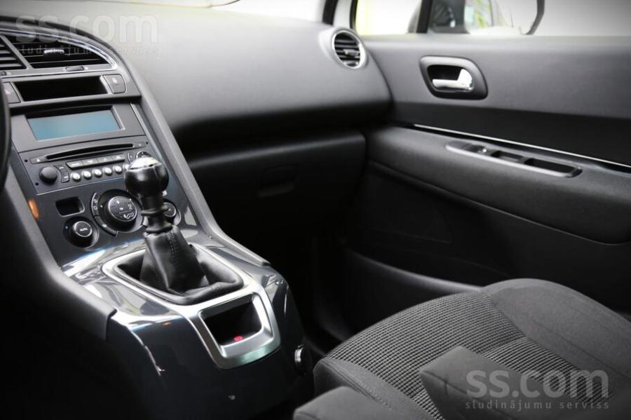 Balts Peugeot 5008 2015 Rīga, ar dzinēja tilpumu 1.60 L un nobraukumu 210 tūkst. km par 4995 €, foto 9 vietnē AUTOMOTO.COM.LV