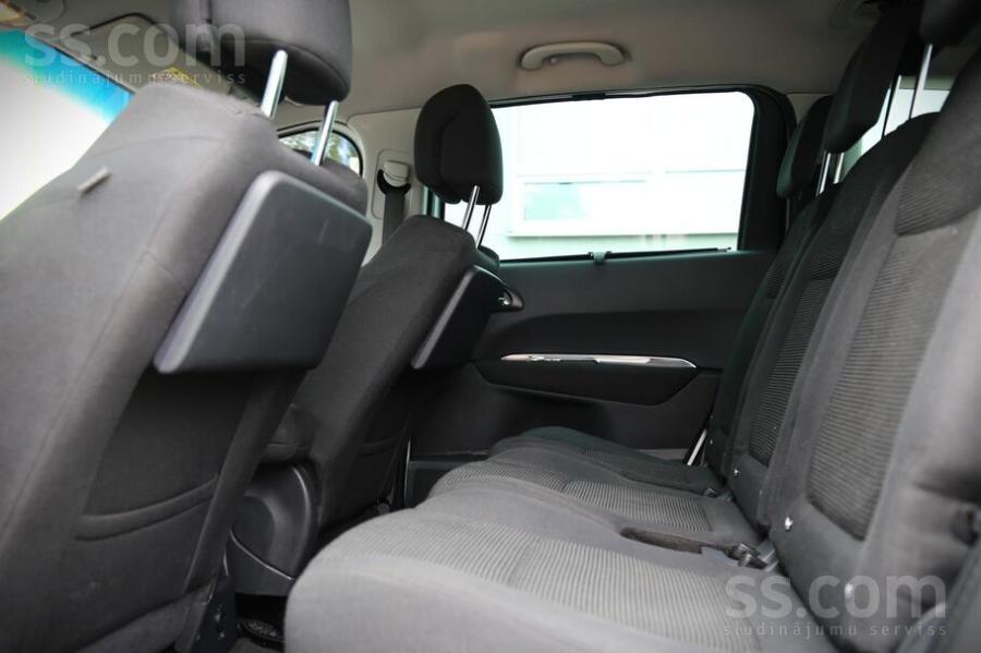 Balts Peugeot 5008 2015 Rīga, ar dzinēja tilpumu 1.60 L un nobraukumu 210 tūkst. km par 4995 €, foto 15 vietnē AUTOMOTO.COM.LV
