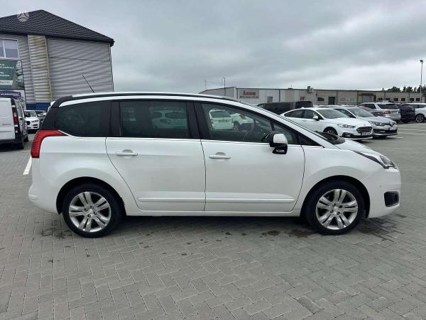 White Peugeot 5008 2015 in Taurage, with an engine capacity of 1.56 L and mileage of 262 thousand km for 4500 €, photo 8 on AUTOMOTO.COM.LV