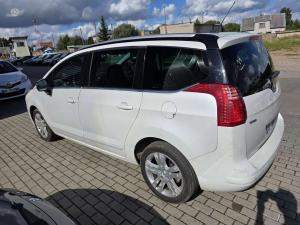 White Peugeot 5008 2015 in Taurage, with an engine capacity of 1.56 L and mileage of 190 thousand km for 5800 €, photo 3 on AUTOMOTO.COM.LV