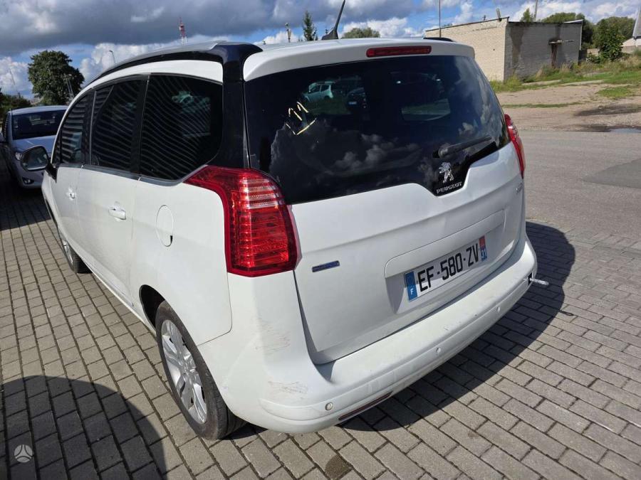 White Peugeot 5008 2015 in Taurage, with an engine capacity of 1.56 L and mileage of 190 thousand km for 5800 €, photo 4 on AUTOMOTO.COM.LV