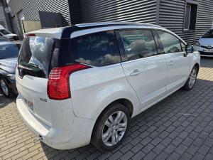 White Peugeot 5008 2015 in Taurage, with an engine capacity of 1.56 L and mileage of 190 thousand km for 5800 €, photo 6 on AUTOMOTO.COM.LV