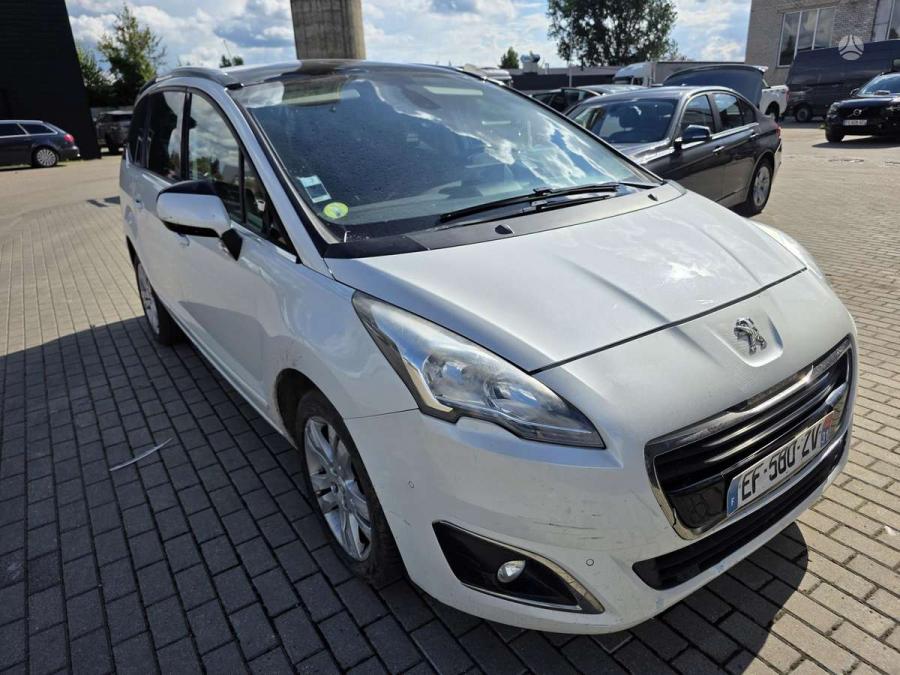 White Peugeot 5008 2015 in Taurage, with an engine capacity of 1.56 L and mileage of 190 thousand km for 5800 €, photo 8 on AUTOMOTO.COM.LV