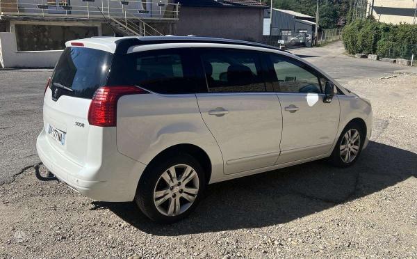Balts Peugeot 5008 2015 Tauragė, ar dzinēja tilpumu 1.56 L un nobraukumu 252 tūkst. km par 4400 €, foto 6 vietnē AUTOMOTO.COM.LV