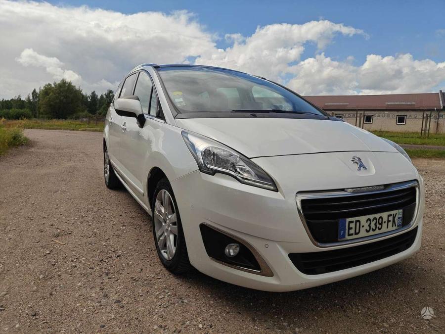 White Peugeot 5008 2016 in Taurage, with an engine capacity of 1.56 L and mileage of 280 thousand km for 5500 €, photo 4 on AUTOMOTO.COM.LV