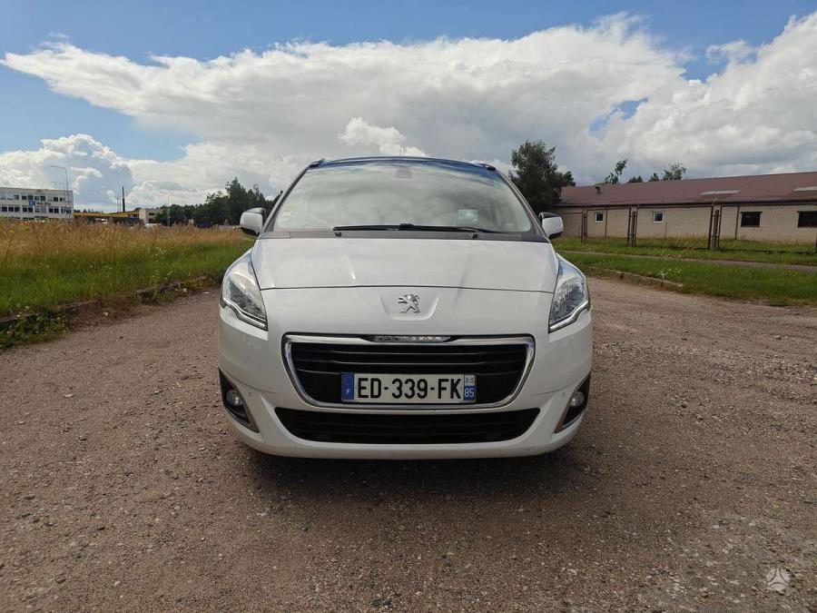 White Peugeot 5008 2016 in Taurage, with an engine capacity of 1.56 L and mileage of 280 thousand km for 5500 €, photo 5 on AUTOMOTO.COM.LV
