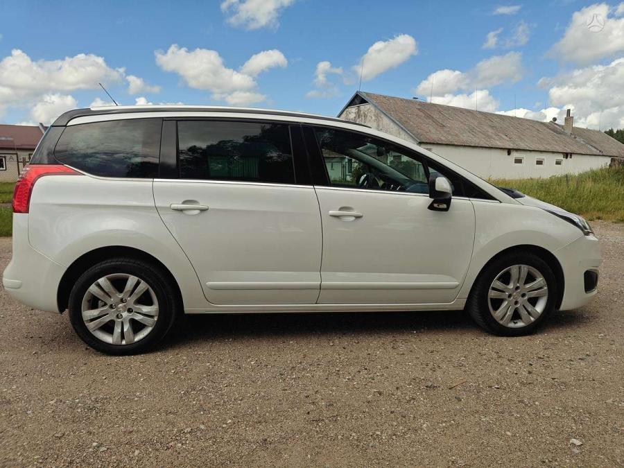 White Peugeot 5008 2016 in Taurage, with an engine capacity of 1.56 L and mileage of 280 thousand km for 5500 €, photo 12 on AUTOMOTO.COM.LV