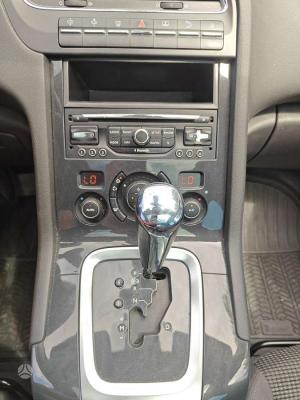 White Peugeot 5008 2016 in Taurage, with an engine capacity of 1.56 L and mileage of 280 thousand km for 5500 €, photo 17 on AUTOMOTO.COM.LV