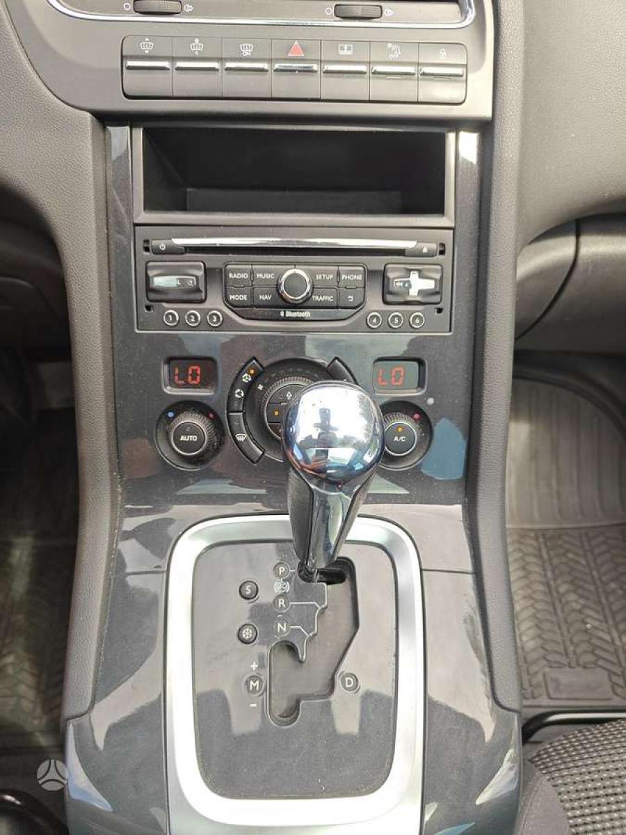 White Peugeot 5008 2016 in Taurage, with an engine capacity of 1.56 L and mileage of 280 thousand km for 5500 €, photo 17 on AUTOMOTO.COM.LV