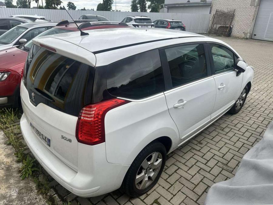 White Peugeot 5008 2016 in Taurage, with an engine capacity of 1.56 L and mileage of 186 thousand km for 3800 €, photo 5 on AUTOMOTO.COM.LV
