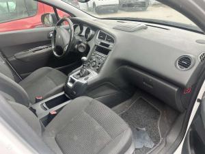 White Peugeot 5008 2016 in Taurage, with an engine capacity of 1.56 L and mileage of 186 thousand km for 3800 €, photo 6 on AUTOMOTO.COM.LV