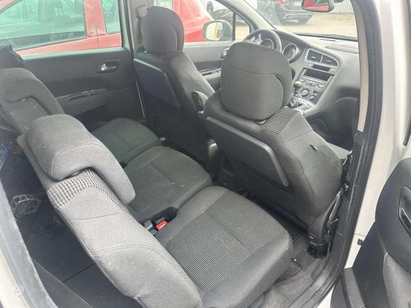White Peugeot 5008 2016 in Taurage, with an engine capacity of 1.56 L and mileage of 186 thousand km for 3800 €, photo 6 on AUTOMOTO.COM.LV