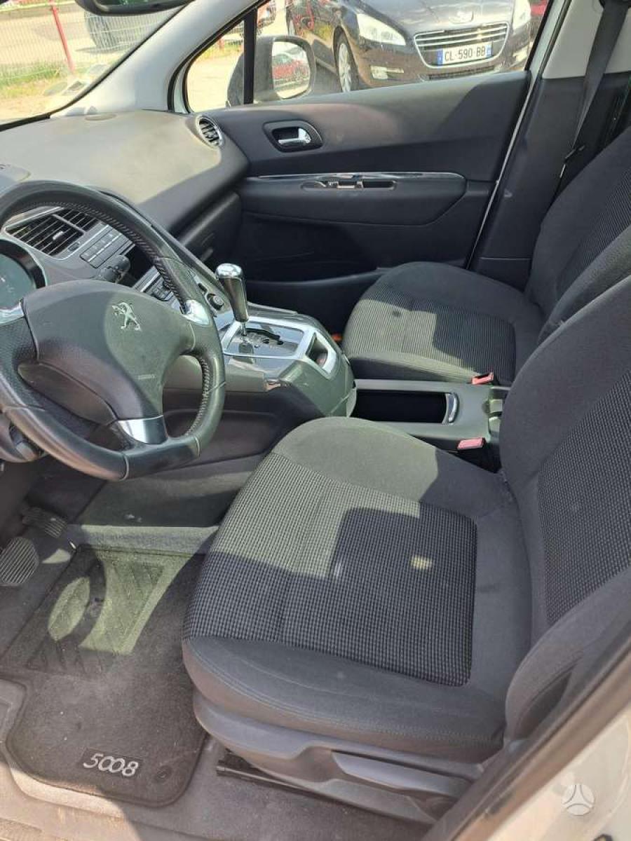 White Peugeot 5008 2016 in Taurage, with an engine capacity of 1.56 L and mileage of 184 thousand km for 6400 €, photo 11 on AUTOMOTO.COM.LV