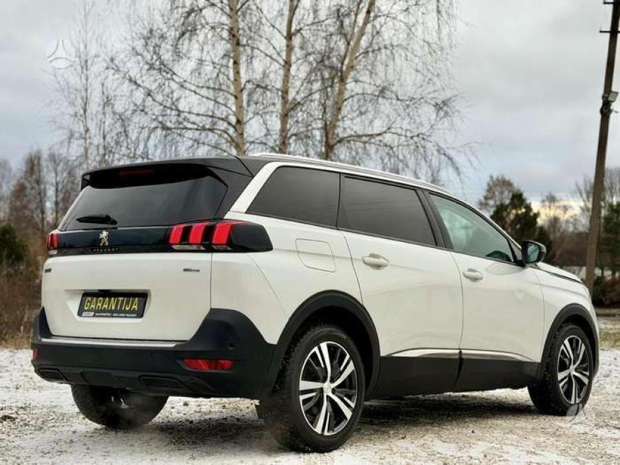 White Peugeot 5008 2017 in Siauliai, with an engine capacity of 1.20 L and mileage of 167 thousand km for 12950 €, photo 2 on AUTOMOTO.COM.LV