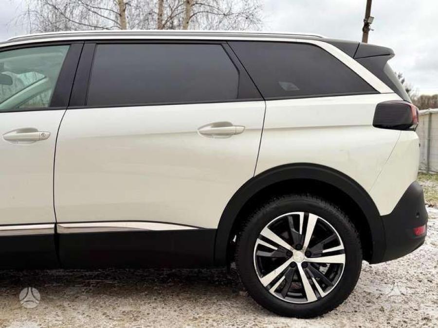 White Peugeot 5008 2017 in Siauliai, with an engine capacity of 1.20 L and mileage of 167 thousand km for 12950 €, photo 12 on AUTOMOTO.COM.LV