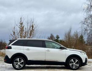 White Peugeot 5008 2017 in Siauliai, with an engine capacity of 1.20 L and mileage of 167 thousand km for 12950 €, photo 16 on AUTOMOTO.COM.LV