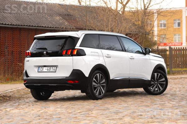 White Peugeot 5008 2017 in Jelgava, with an engine capacity of 1.20 L and mileage of 0 thousand km for 10990 €, photo 3 on AUTOMOTO.COM.LV
