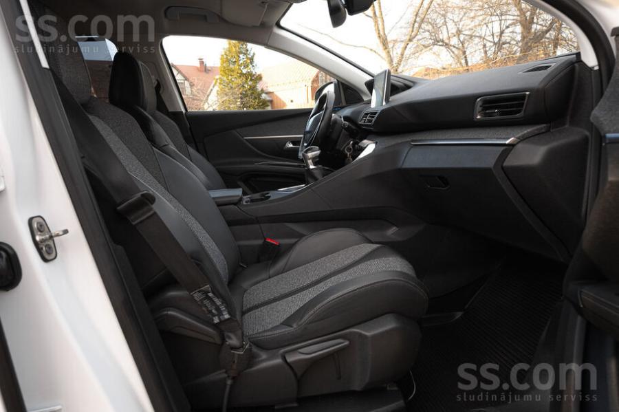 Balts Peugeot 5008 2017 Jelgava, ar dzinēja tilpumu 1.20 L un nobraukumu 0 tūkst. km par 10990 €, foto 8 vietnē AUTOMOTO.COM.LV