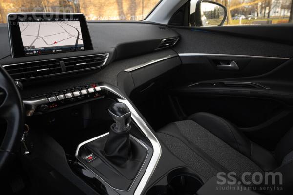 White Peugeot 5008 2017 in Jelgava, with an engine capacity of 1.20 L and mileage of 0 thousand km for 10990 €, photo 10 on AUTOMOTO.COM.LV
