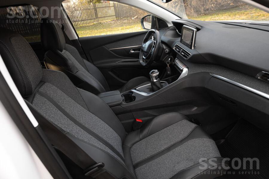 Balts Peugeot 5008 2017 Jelgava, ar dzinēja tilpumu 1.20 L un nobraukumu 0 tūkst. km par 10990 €, foto 22 vietnē AUTOMOTO.COM.LV