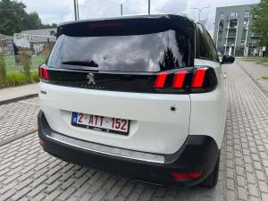 White Peugeot 5008 2017 in Vilnius, with an engine capacity of 1.56 L and mileage of 252 thousand km for 10900 €, photo 9 on AUTOMOTO.COM.LV