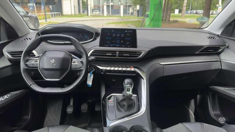 Balts Peugeot 5008 2017 Viļņa, ar dzinēja tilpumu 1.56 L un nobraukumu 252 tūkst. km par 10300 €, foto 18 vietnē AUTOMOTO.COM.LV