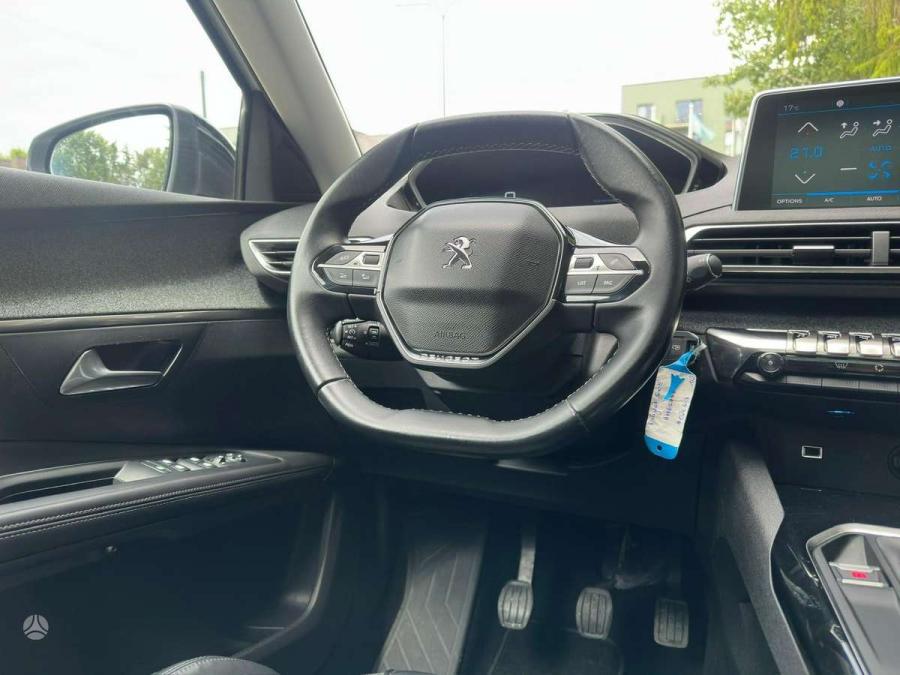 Balts Peugeot 5008 2017 Viļņa, ar dzinēja tilpumu 1.56 L un nobraukumu 252 tūkst. km par 10300 €, foto 19 vietnē AUTOMOTO.COM.LV