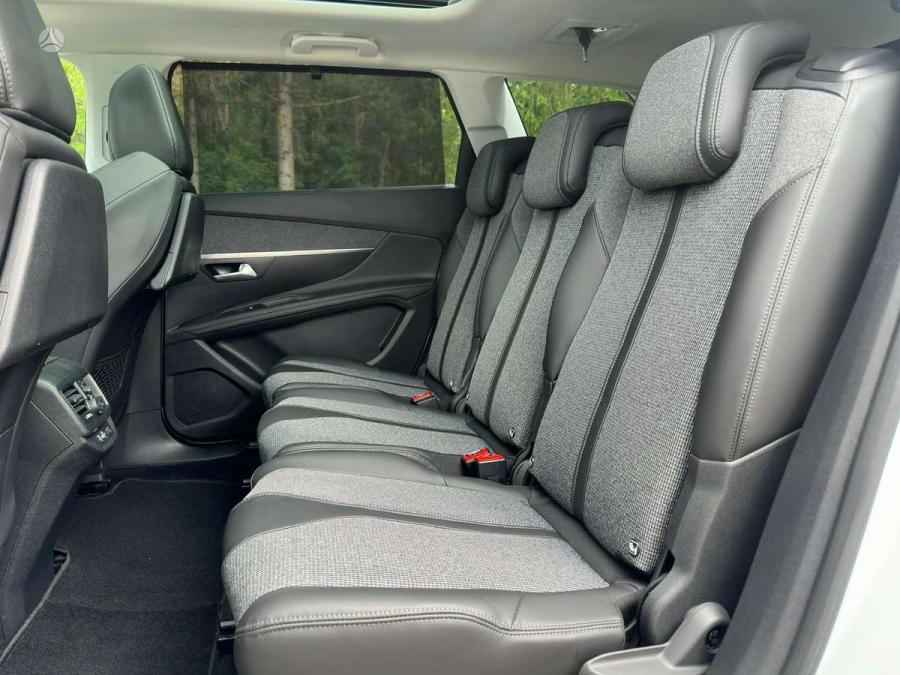 Balts Peugeot 5008 2017 Viļņa, ar dzinēja tilpumu 1.56 L un nobraukumu 252 tūkst. km par 10300 €, foto 26 vietnē AUTOMOTO.COM.LV