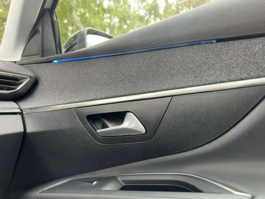 Balts Peugeot 5008 2017 Viļņa, ar dzinēja tilpumu 1.56 L un nobraukumu 252 tūkst. km par 10300 €, foto 36 vietnē AUTOMOTO.COM.LV