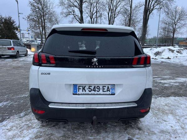 White Peugeot 5008 2018 in Taurage, with an engine capacity of 1.20 L and mileage of 118 thousand km for 9400 €, photo 6 on AUTOMOTO.COM.LV
