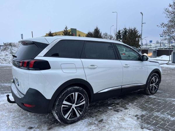 White Peugeot 5008 2018 in Taurage, with an engine capacity of 1.20 L and mileage of 118 thousand km for 9400 €, photo 7 on AUTOMOTO.COM.LV