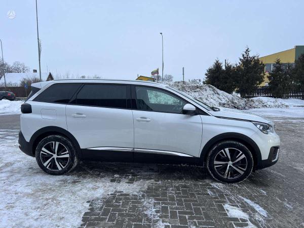 White Peugeot 5008 2018 in Taurage, with an engine capacity of 1.20 L and mileage of 118 thousand km for 9400 €, photo 9 on AUTOMOTO.COM.LV