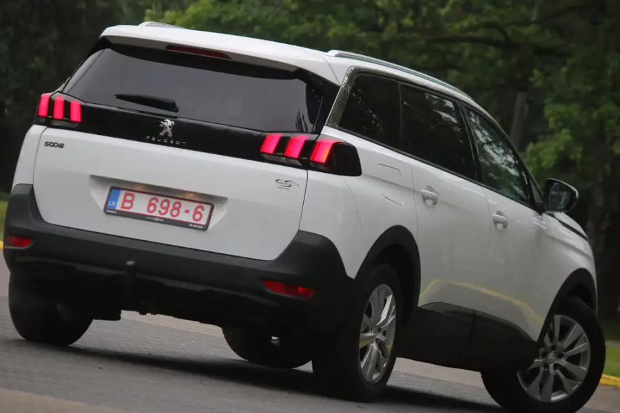 Balts Peugeot 5008 2018 Rīga, ar dzinēja tilpumu 1.50 L un nobraukumu 163 tūkst. km par 12690 €, foto 3 vietnē AUTOMOTO.COM.LV