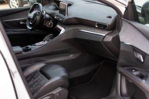 White Peugeot 5008 2018 in Riga, with an engine capacity of 1.60 L and mileage of 203 thousand km for 15995 €, photo 21 on AUTOMOTO.COM.LV