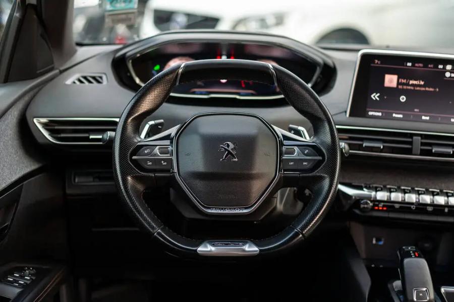 White Peugeot 5008 2018 in Riga, with an engine capacity of 1.60 L and mileage of 203 thousand km for 15995 €, photo 25 on AUTOMOTO.COM.LV
