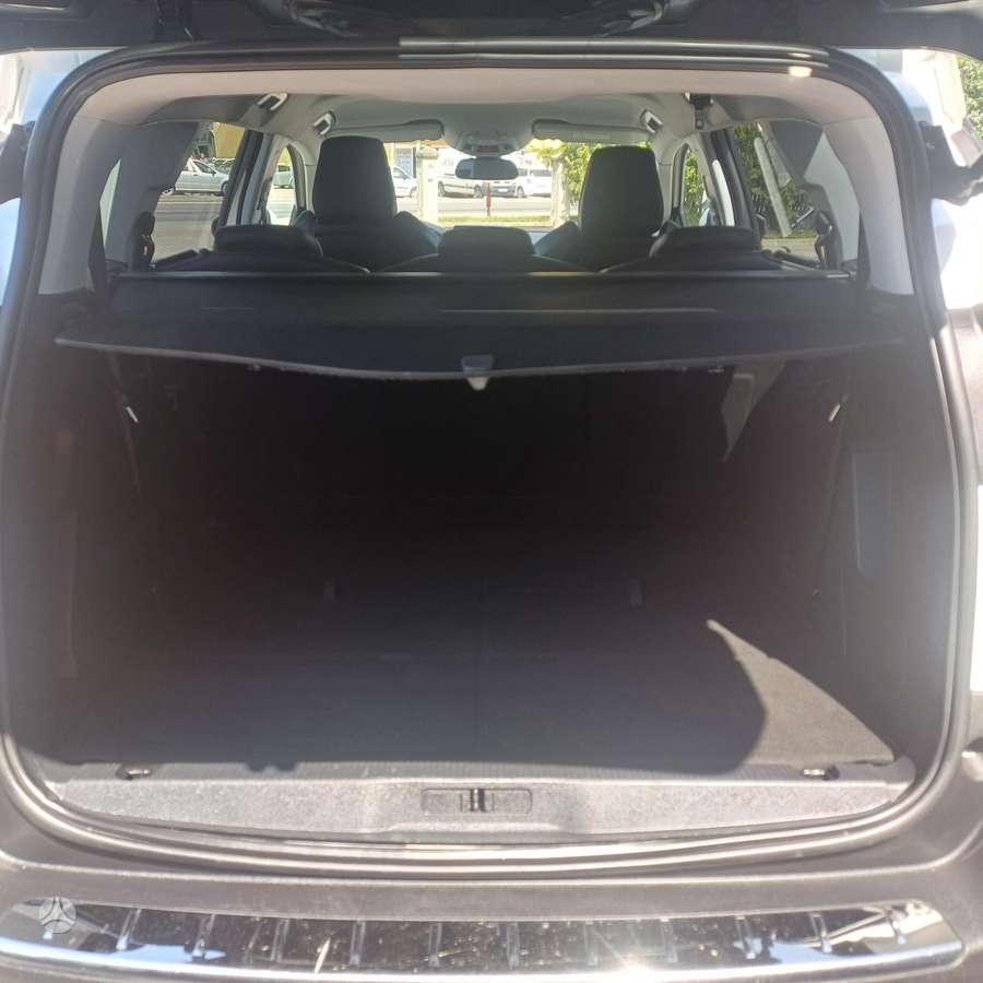 White Peugeot 5008 2018 in Taurage, with an engine capacity of 1.50 L and mileage of 178 thousand km for 11500 €, photo 11 on AUTOMOTO.COM.LV