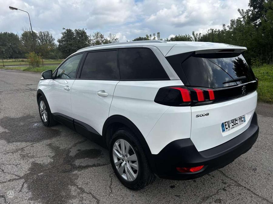 Balts Peugeot 5008 2018 Panevēža, ar dzinēja tilpumu 1.56 L un nobraukumu 241 tūkst. km par 8400 €, foto 6 vietnē AUTOMOTO.COM.LV