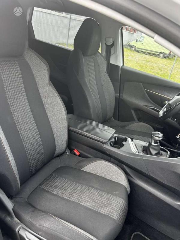 White Peugeot 5008 2018 in Panevezys, with an engine capacity of 1.56 L and mileage of 241 thousand km for 8400 €, photo 10 on AUTOMOTO.COM.LV
