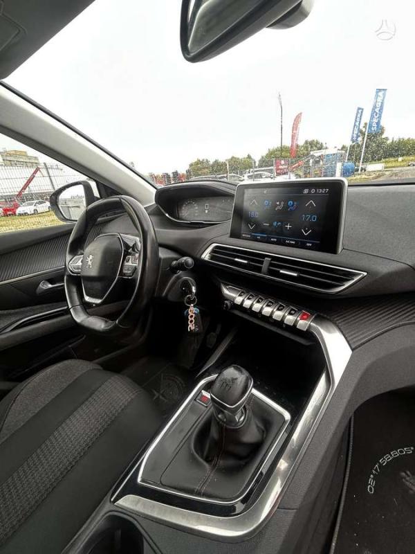 White Peugeot 5008 2018 in Panevezys, with an engine capacity of 1.56 L and mileage of 241 thousand km for 8400 €, photo 11 on AUTOMOTO.COM.LV