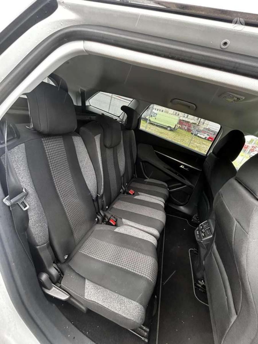 Balts Peugeot 5008 2018 Panevēža, ar dzinēja tilpumu 1.56 L un nobraukumu 241 tūkst. km par 8400 €, foto 12 vietnē AUTOMOTO.COM.LV