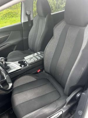 Balts Peugeot 5008 2018 Panevēža, ar dzinēja tilpumu 1.56 L un nobraukumu 241 tūkst. km par 8400 €, foto 15 vietnē AUTOMOTO.COM.LV