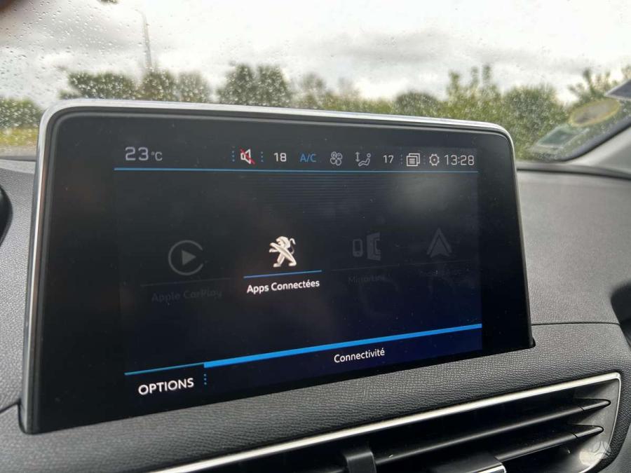 Balts Peugeot 5008 2018 Panevēža, ar dzinēja tilpumu 1.56 L un nobraukumu 241 tūkst. km par 8400 €, foto 18 vietnē AUTOMOTO.COM.LV