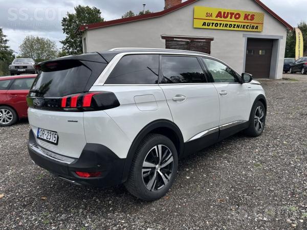 White Peugeot 5008 2019 in Limbazi, with an engine capacity of 2.00 L and mileage of 151 thousand km for 17950 €, photo 5 on AUTOMOTO.COM.LV