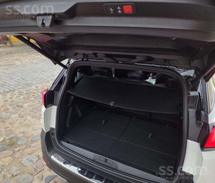 White Peugeot 5008 2019 in Jelgava, with an engine capacity of 1.50 L and mileage of 233 thousand km for 13250 €, photo 6 on AUTOMOTO.COM.LV