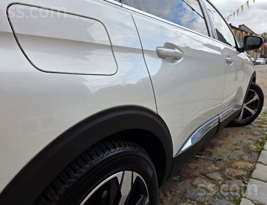 White Peugeot 5008 2019 in Jelgava, with an engine capacity of 1.50 L and mileage of 233 thousand km for 13250 €, photo 9 on AUTOMOTO.COM.LV